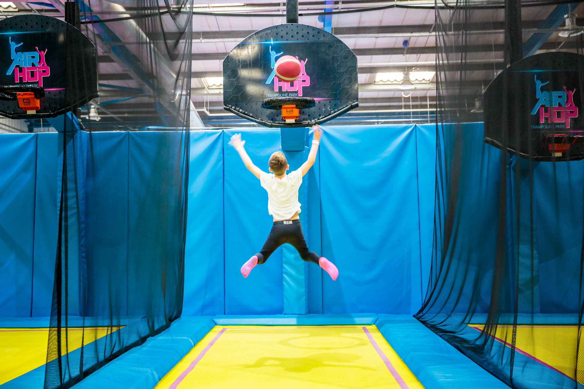 Abheben im AirHop-Trampolinpark Essen - REVIERKind